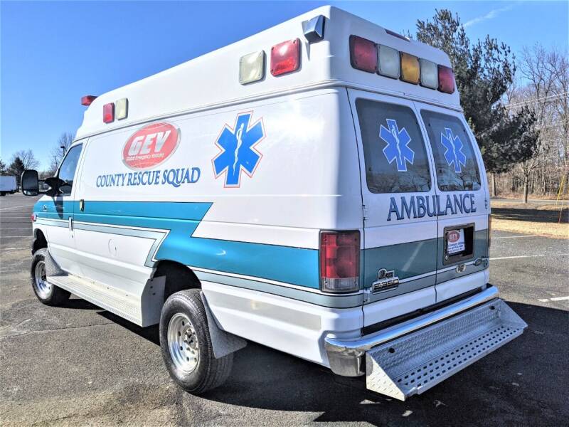 2006 Ford E-350 Type II Ambulance 4×4 – McCoy Miller- #2419 | Global ...