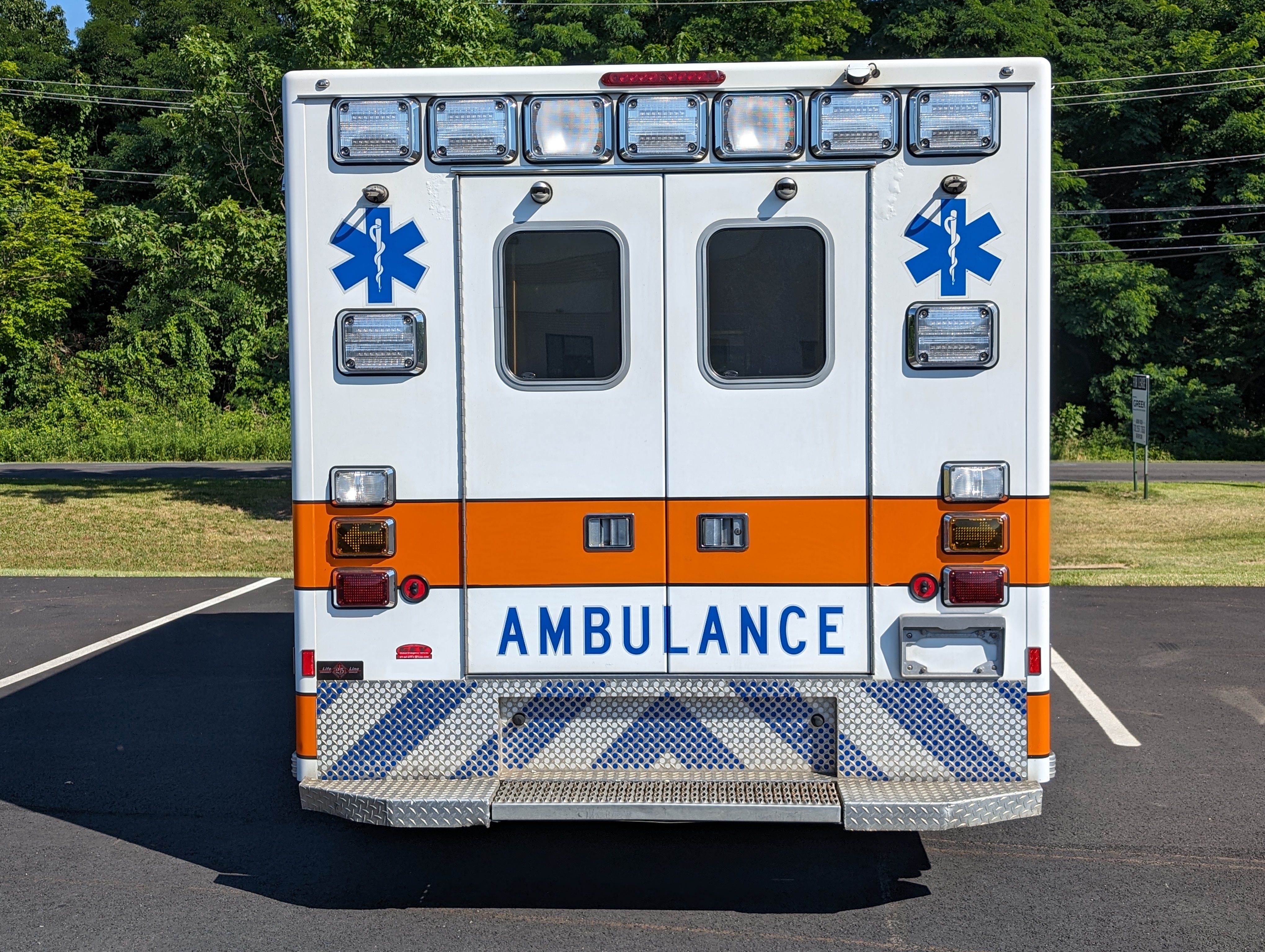 2011 Ford E-450 Type III Ambulance - Life Line