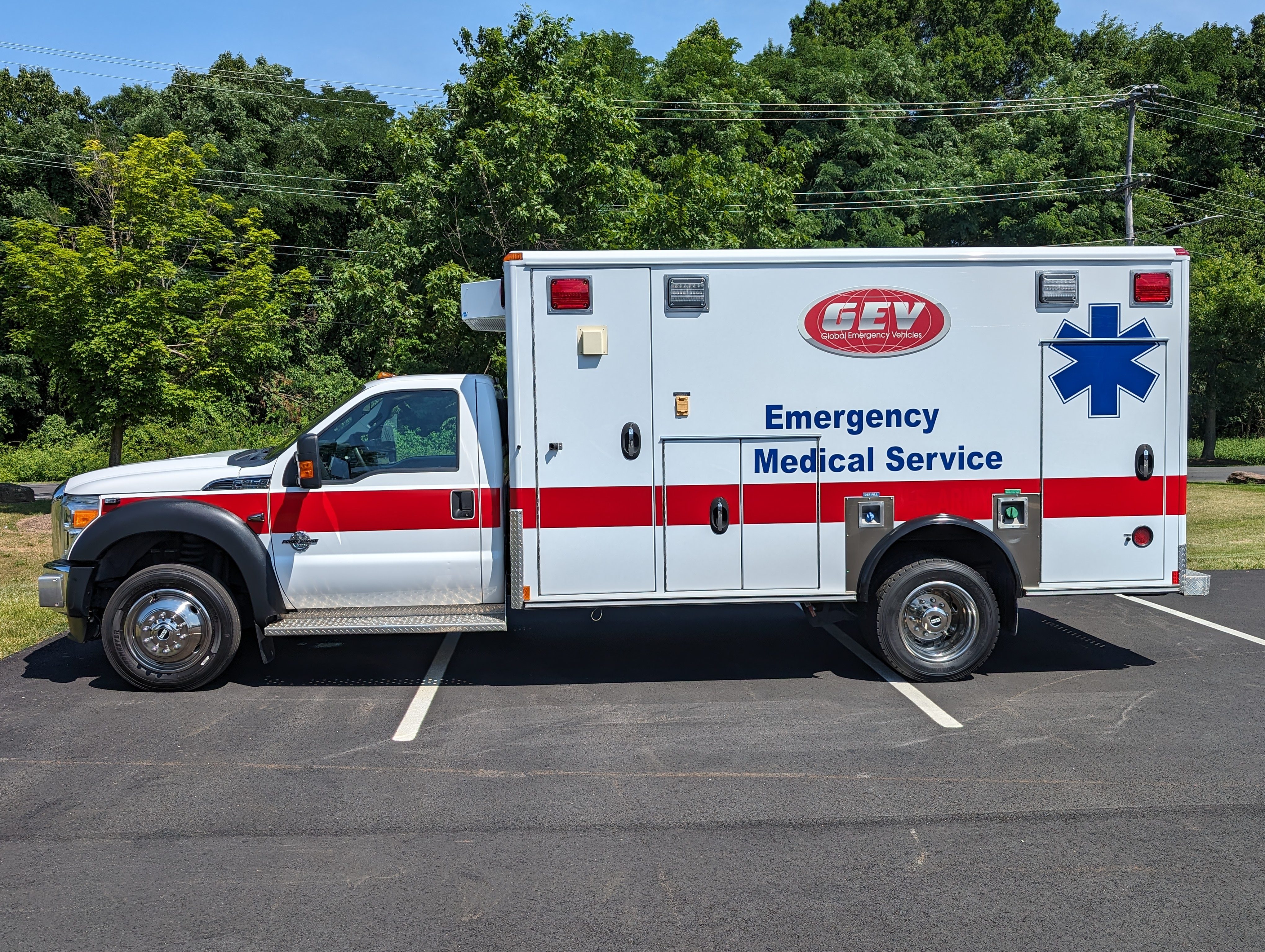 2014 Ford F-450 Type I Ambulance 4×4 - Wheeled Coach