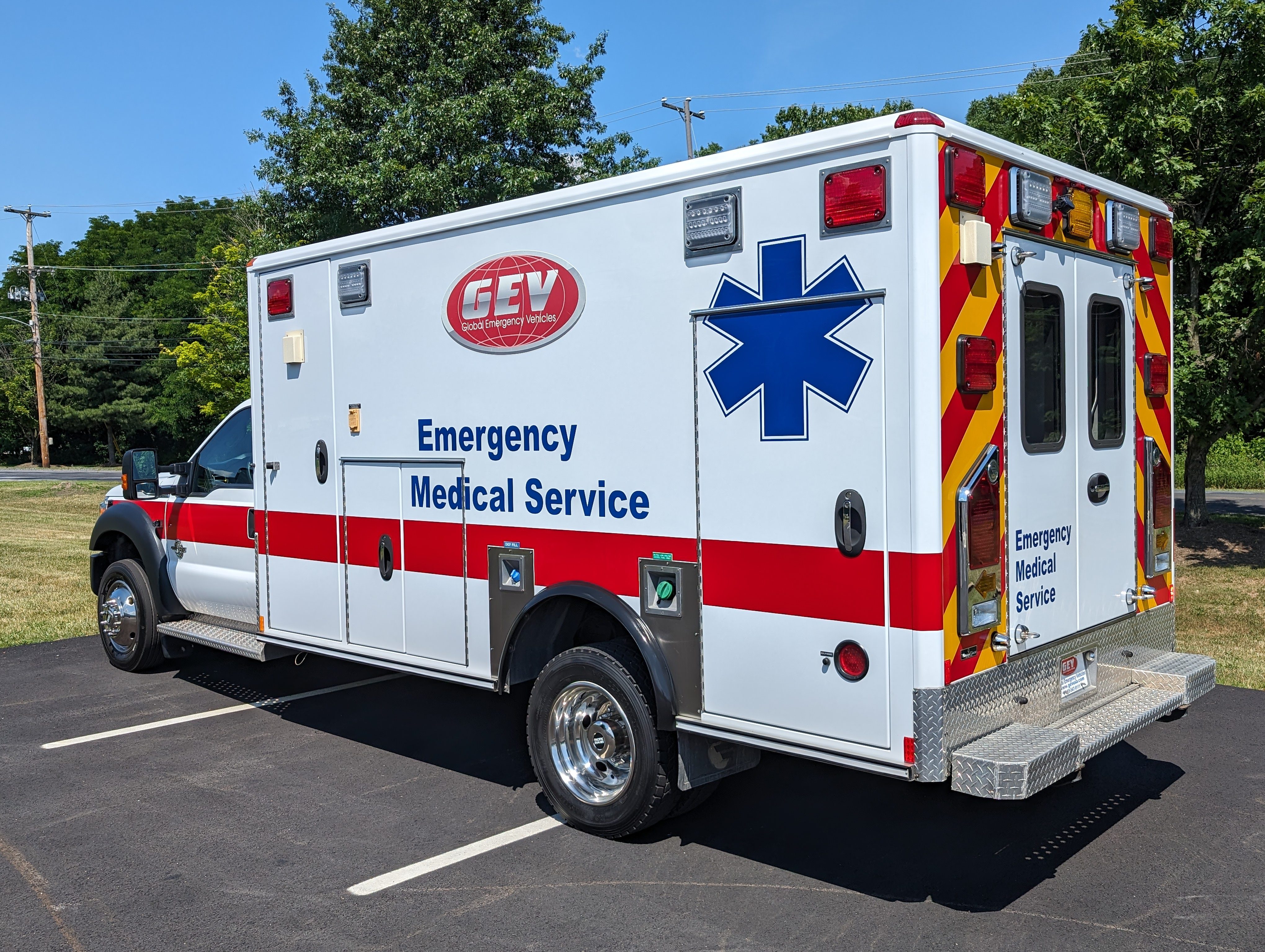 2014 Ford F-450 Type I Ambulance 4×4 - Wheeled Coach