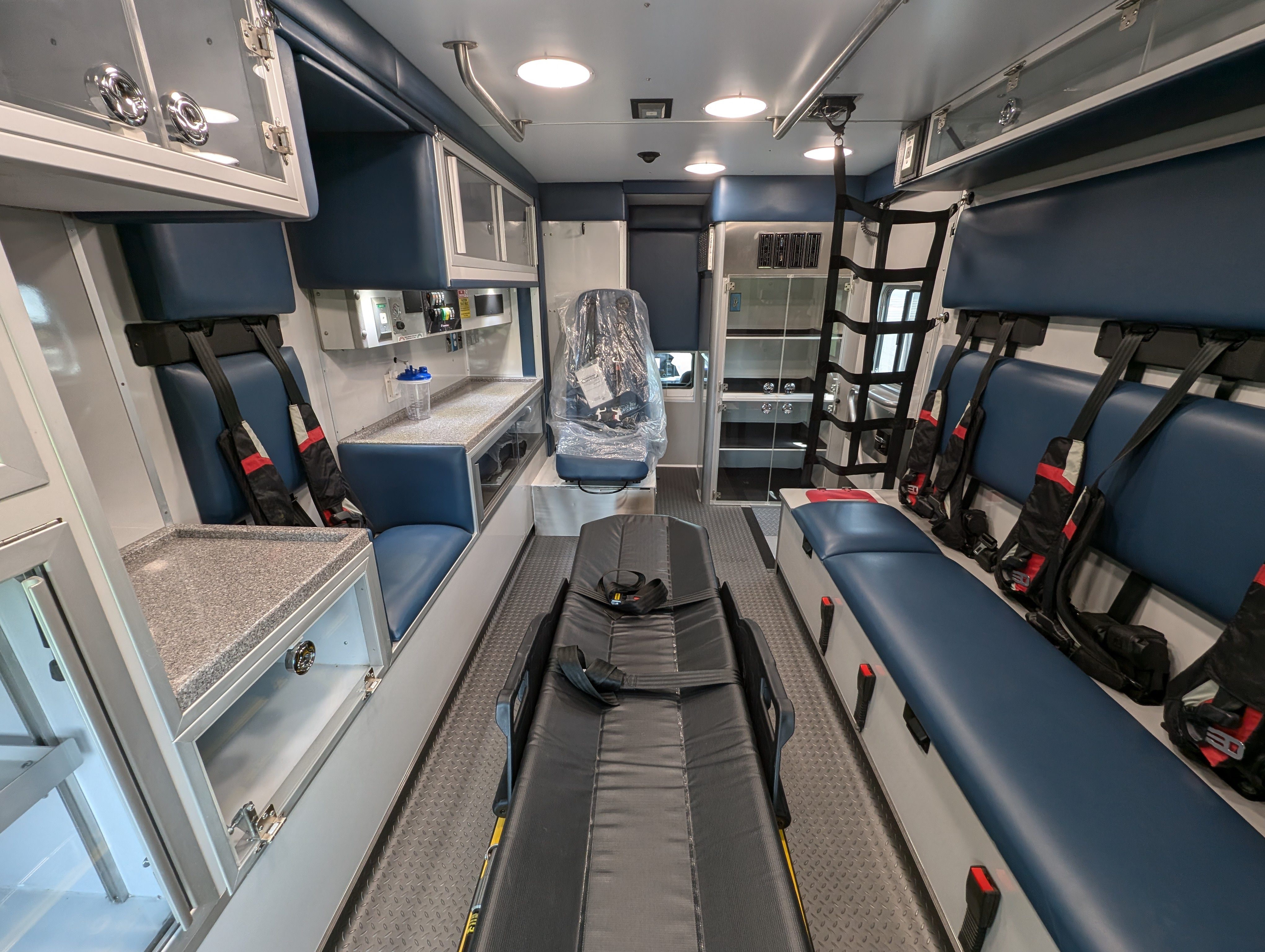 2025 Ford F-550 Type I Ambulance 4×4 – Global Medic – #3773