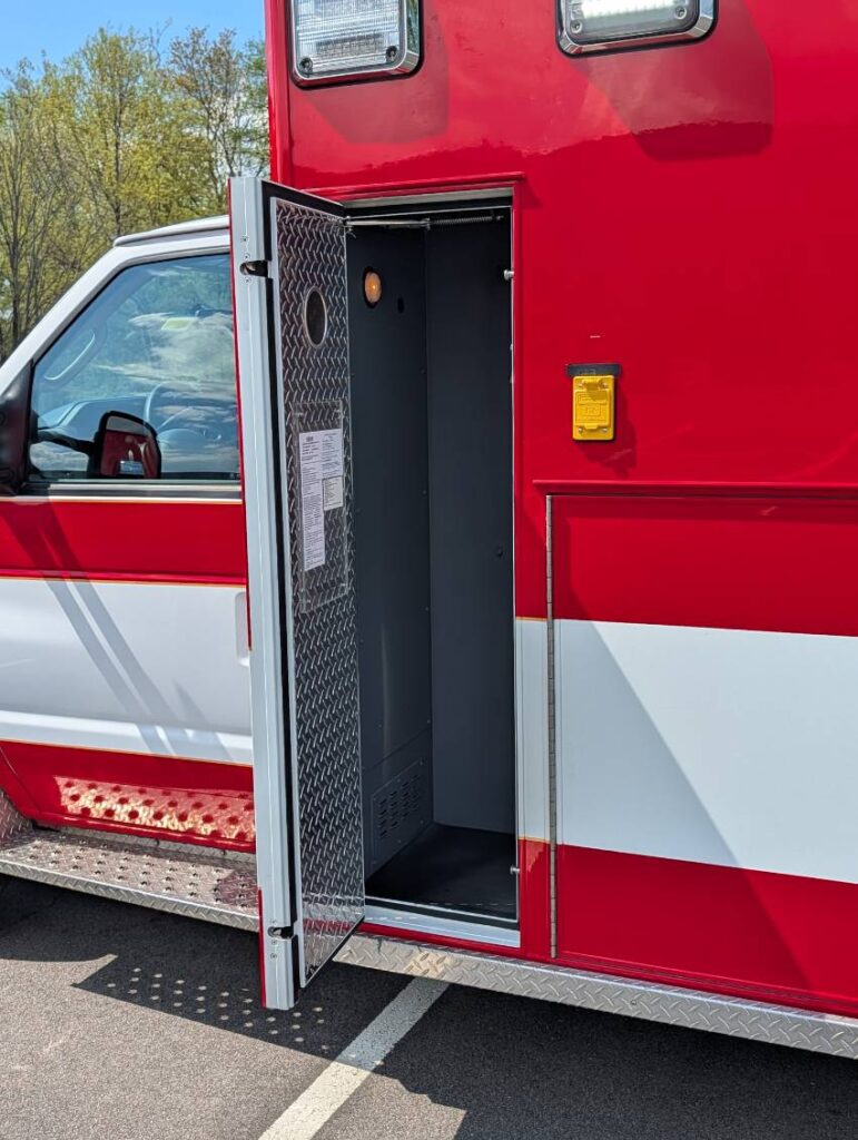 2017 Ford E-350 Type III Ambulance – Wheeled Coach – #2876 | Global ...